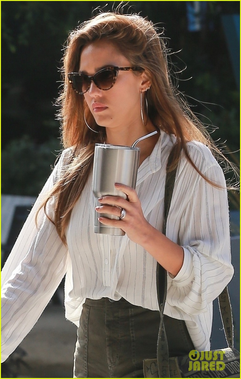 Jessica Alba Aviator Sunglasses