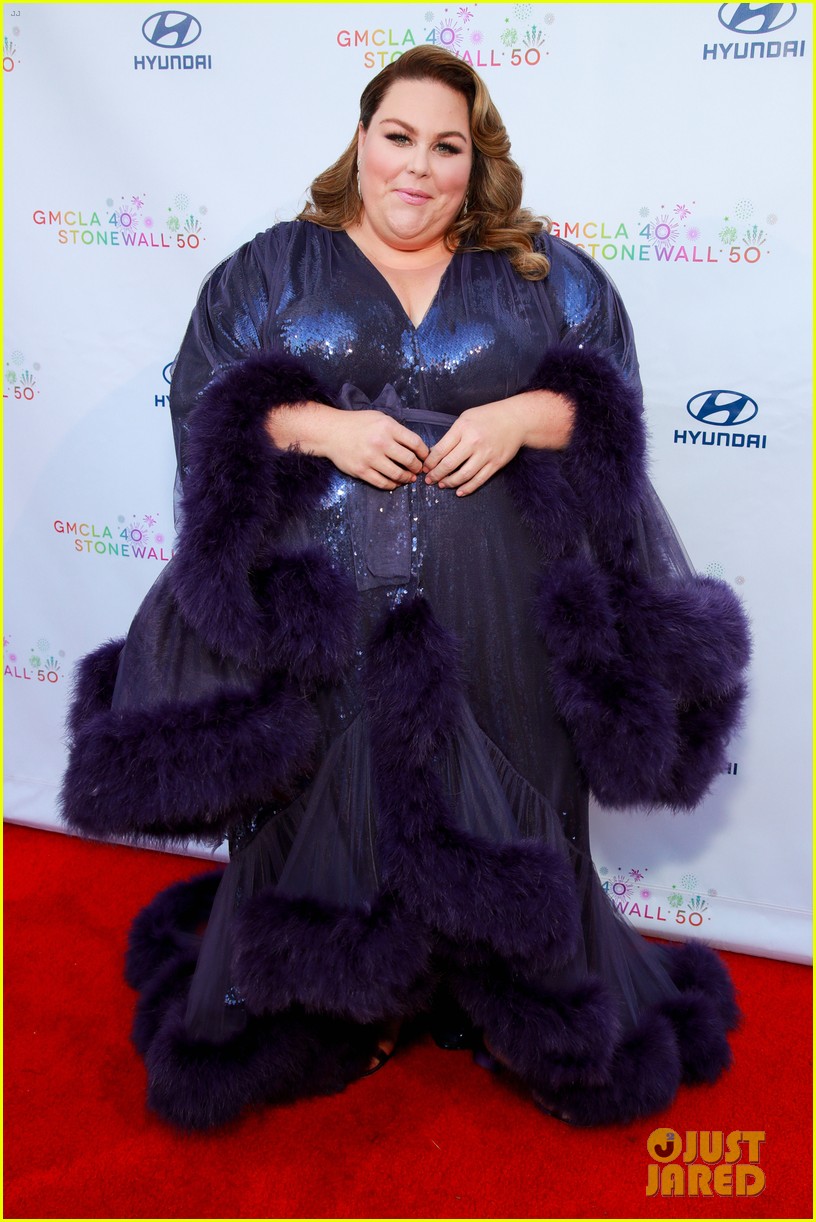 Chrissy Metz & Shoshana Bean Sing with the L.A. Gay Men's Chorus: Photo ...