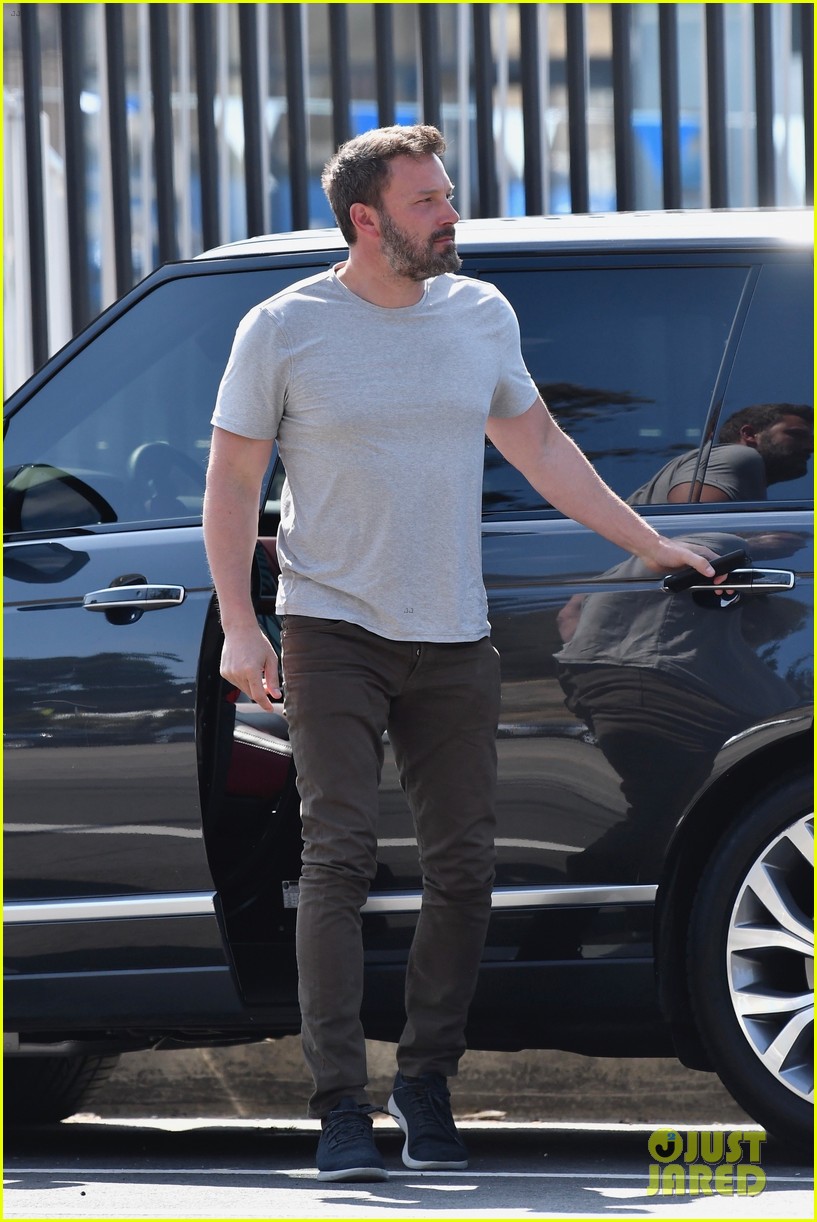 Ben Affleck & Jennifer Garner Take the Kids to Swim Class: Photo ...