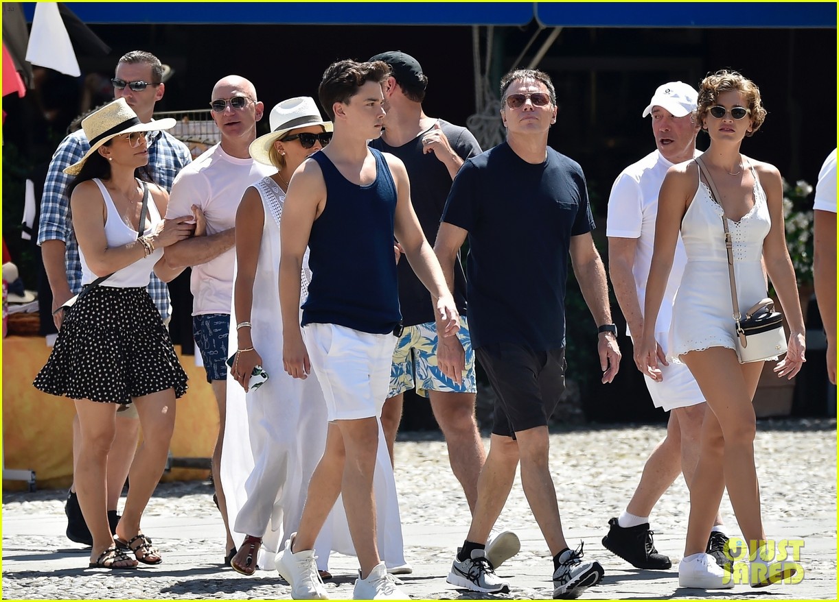 Amazon's Jeff Bezos Continues Vacation with Girlfriend Lauren Sanchez ...