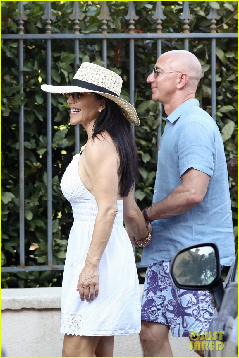 Jeff Bezos Gives Peek at Muscular Chest While on Vacation with ...