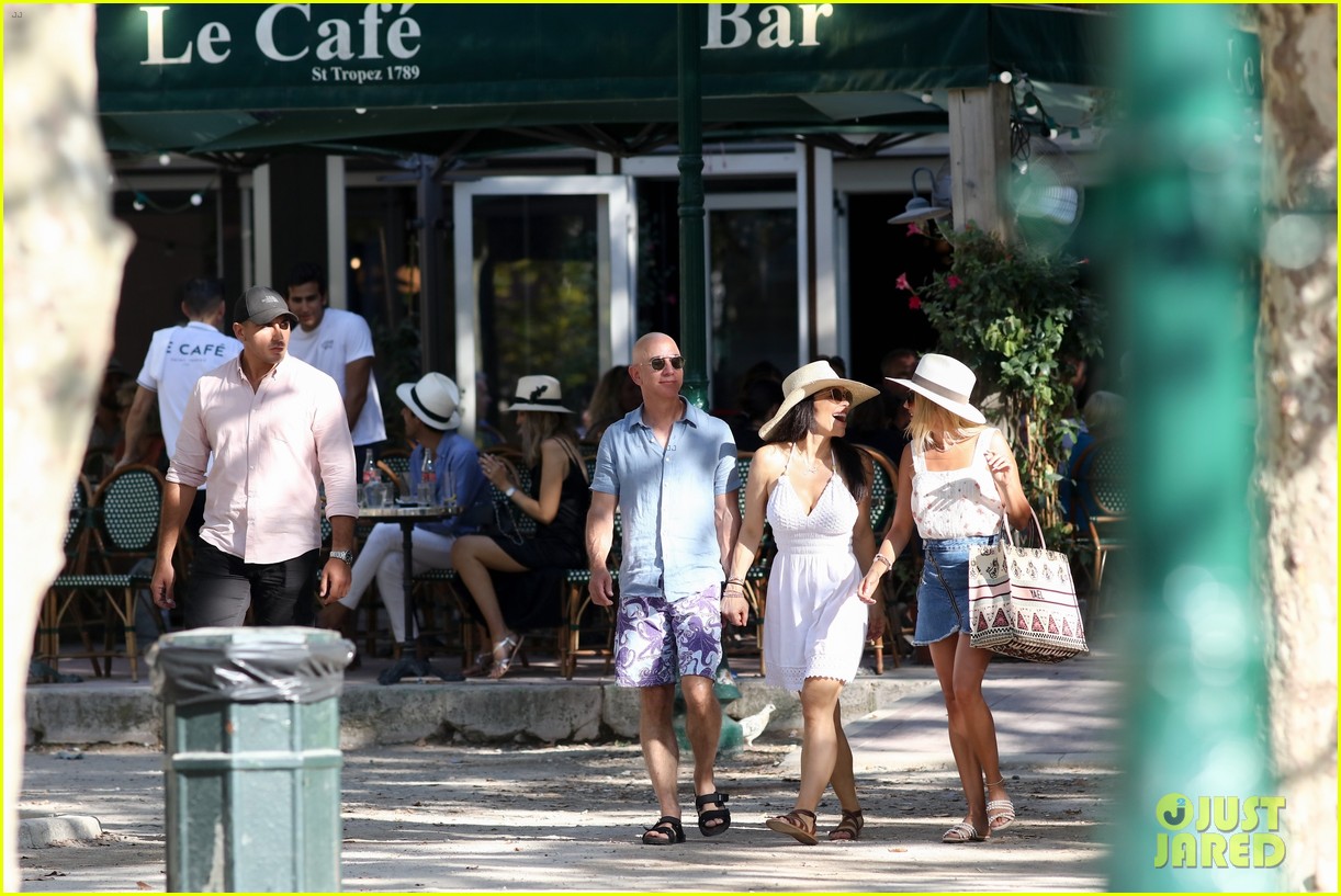 Jeff Bezos Gives Peek at Muscular Chest While on Vacation with ...