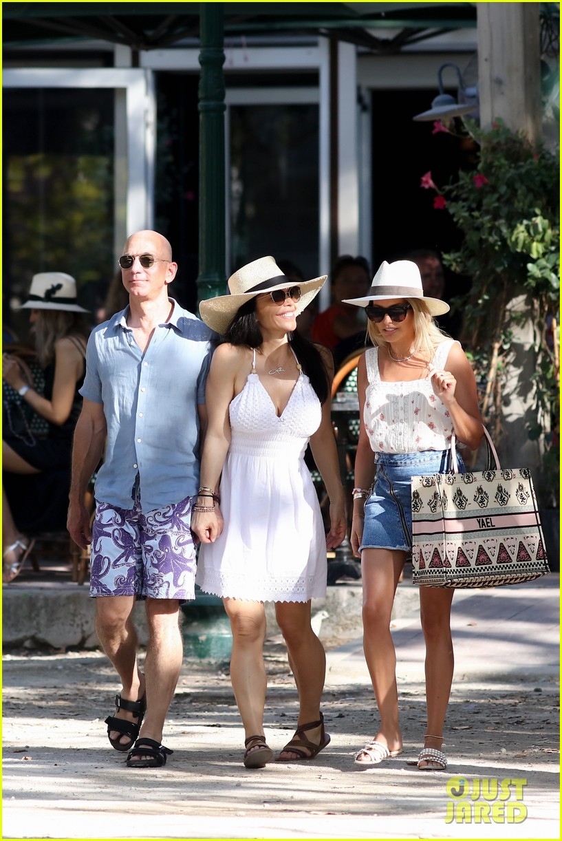 Jeff Bezos Gives Peek at Muscular Chest While on Vacation with ...