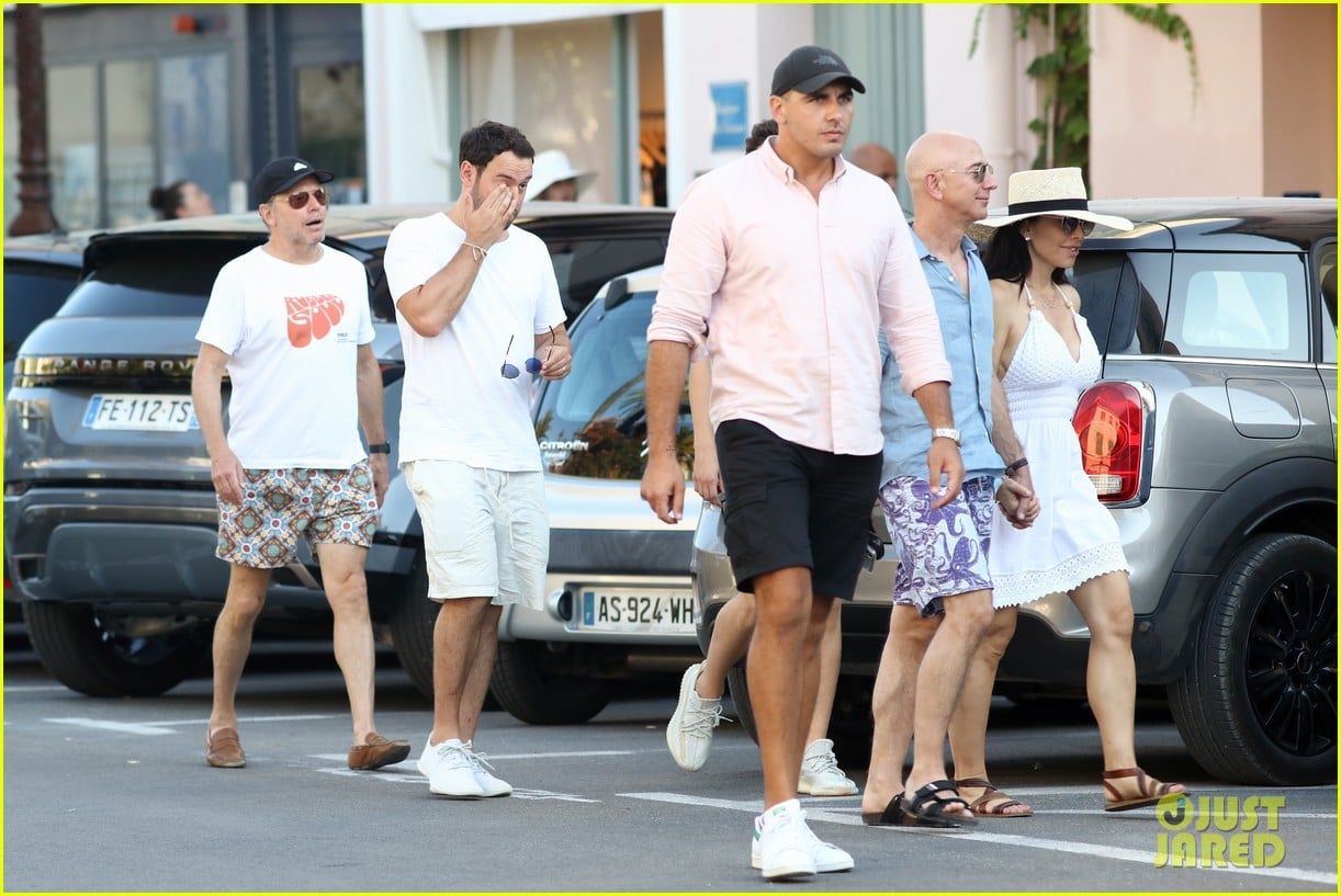 Jeff Bezos Gives Peek at Muscular Chest While on Vacation with ...