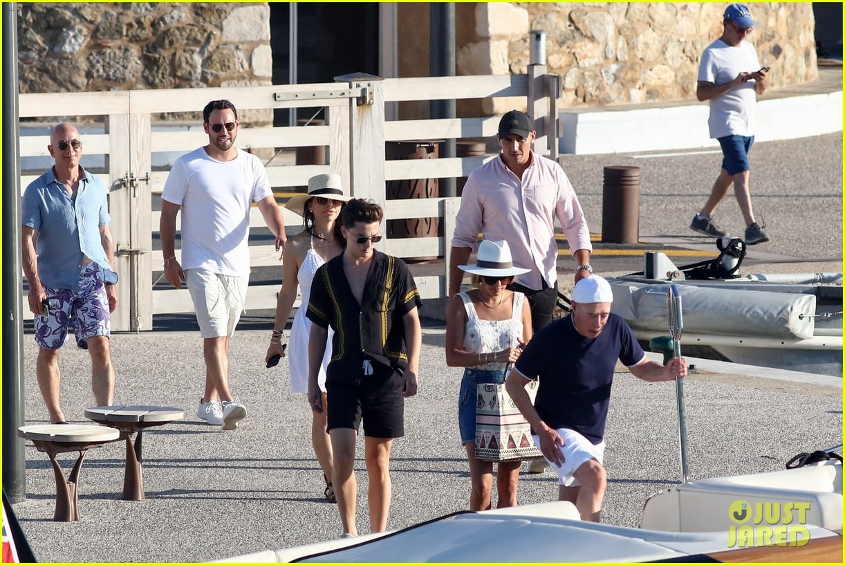 Jeff Bezos Gives Peek at Muscular Chest While on Vacation with ...