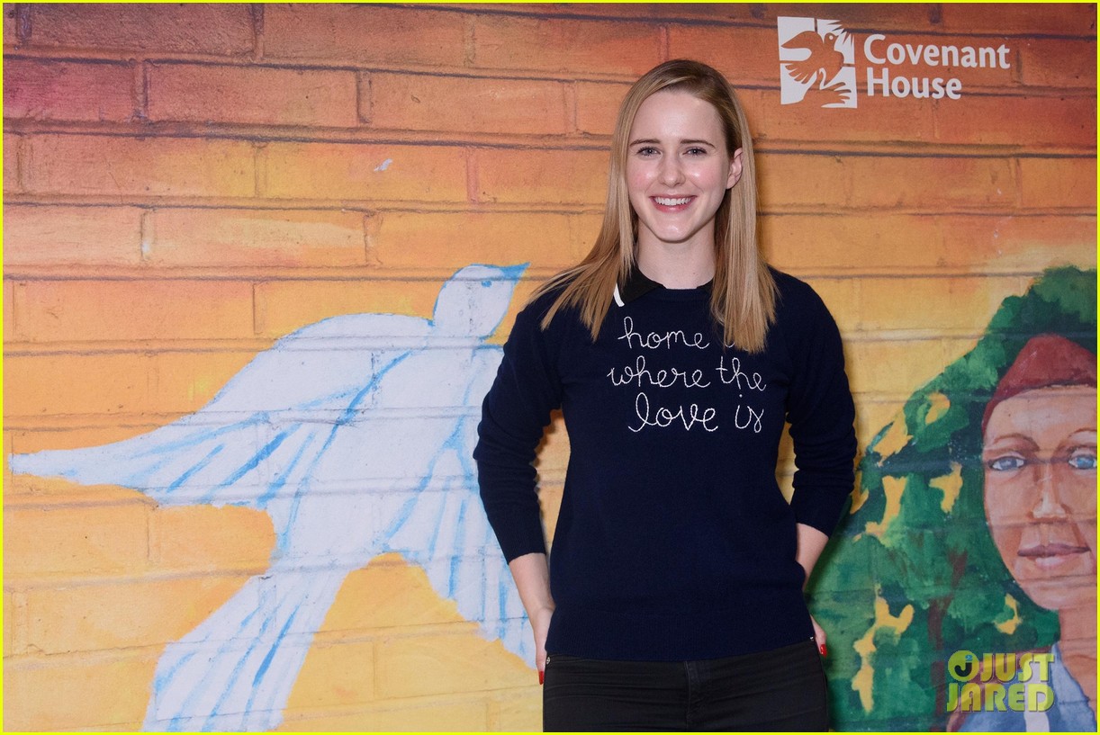 Rachel Brosnahan & Zachary Levi Team Up for Covenant House Sleep Out ...