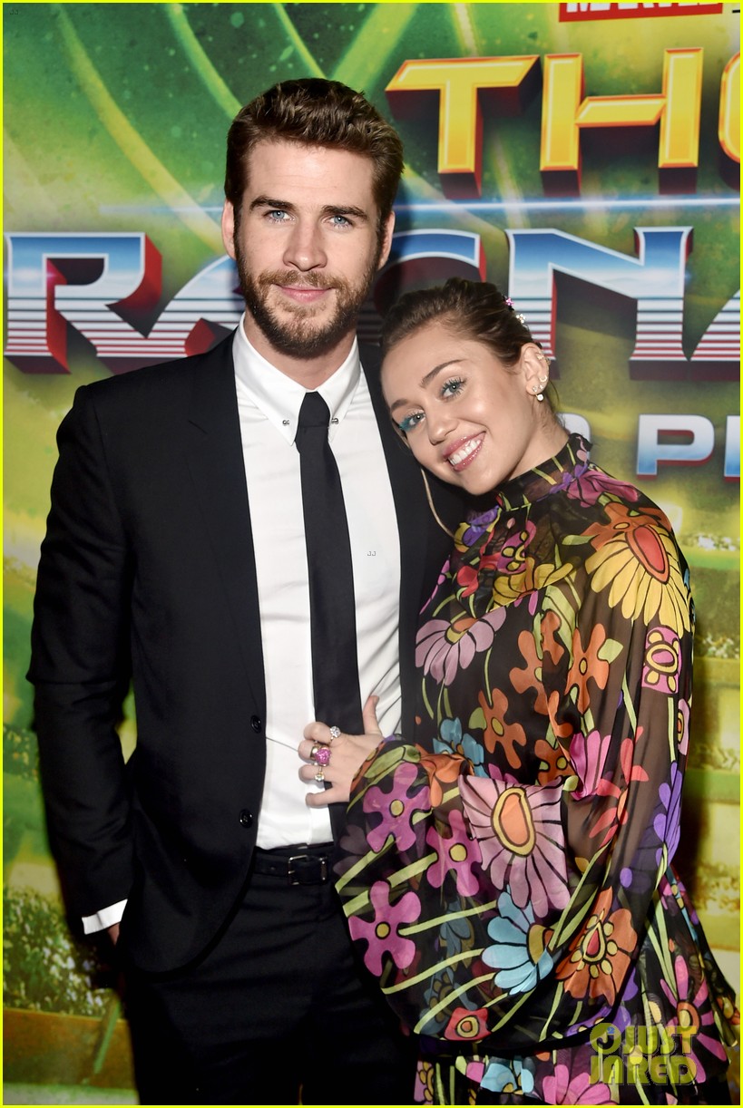 Liam Hemsworth Files for Divorce From Miley Cyrus: Photo 4338037 | Liam ...