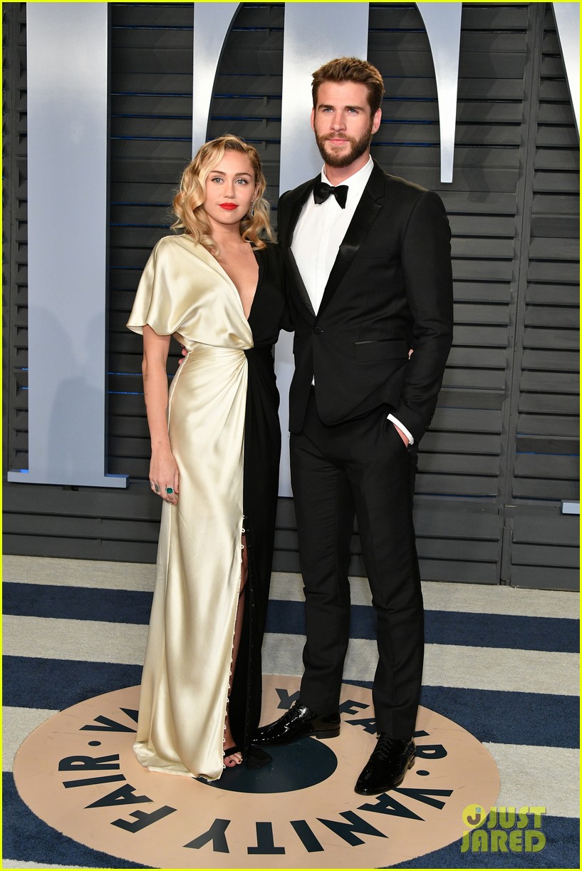 Miley Cyrus & Liam Hemsworth Split 'Isn't Shocking,' According to ...
