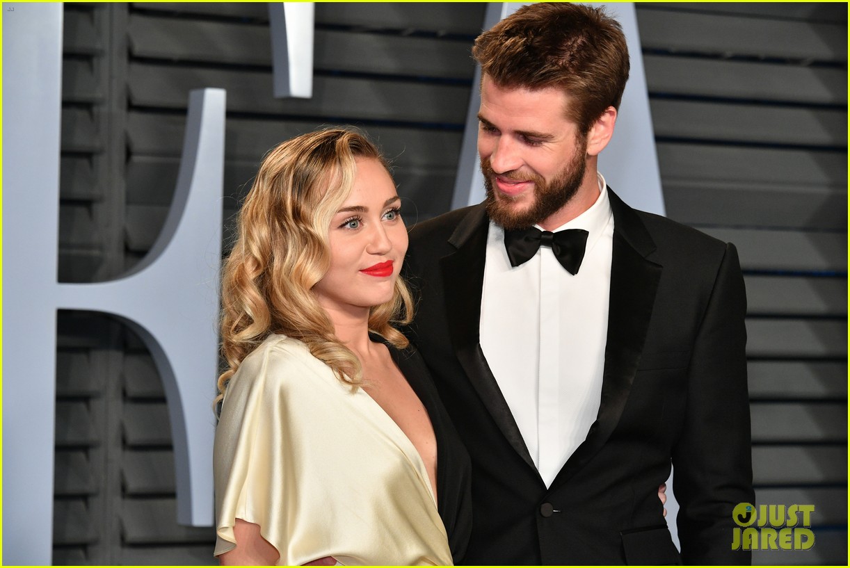 Liam Hemsworth Files for Divorce From Miley Cyrus: Photo 4338042 | Liam ...