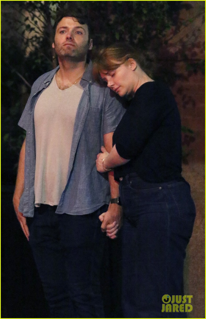 Bryce Dallas Howard & Husband Seth Gabel Get Cozy on Rare Date Night!: Photo 4336184 | Bryce ...