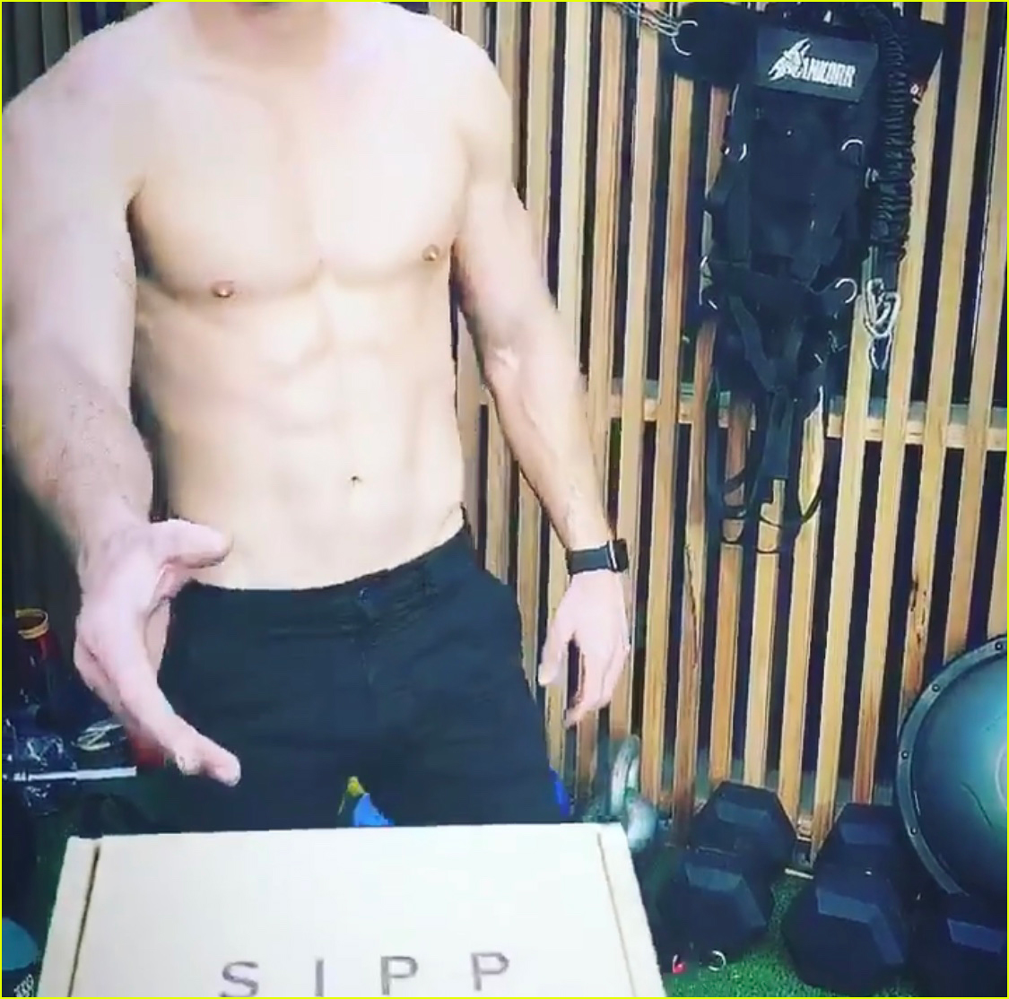 Liam Hemsworth Goes Shirtless, Bares Six-Pack While Working Out with Chris Hemsworth - Watch ...