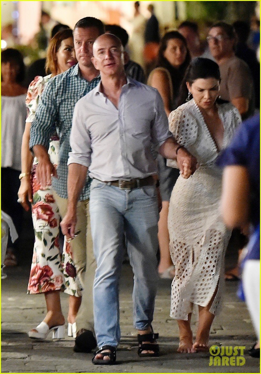 Amazon CEO Jeff Bezos & Girlriend Lauren Sanchez Head to Dinner with ...