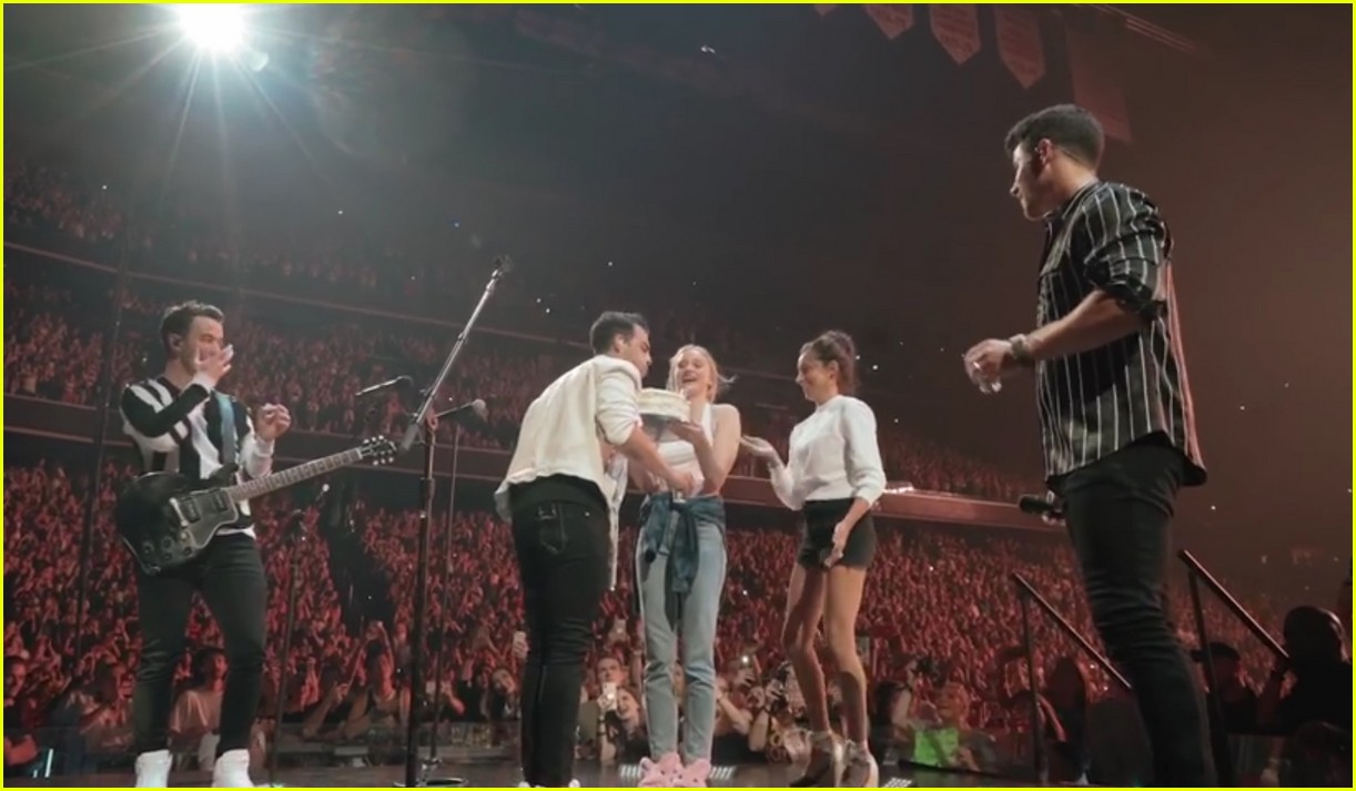 Sophie Turner Presents Joe Jonas with a Birthday Cake on Stage at Jonas Brothers Concert (Video ...