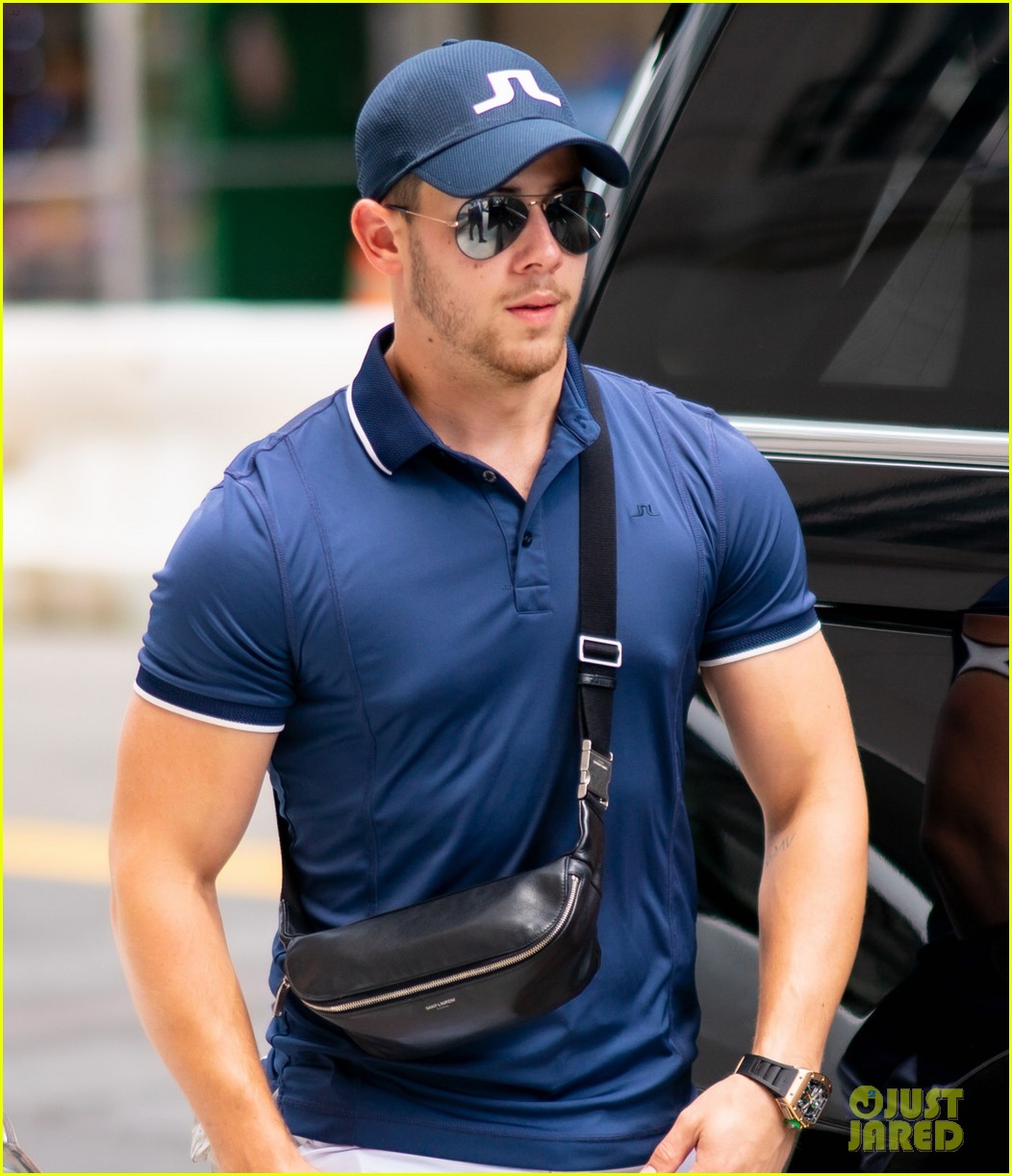 Nick Jonas' Buff Biceps Are On Display Ahead of Golf Game: Photo ...