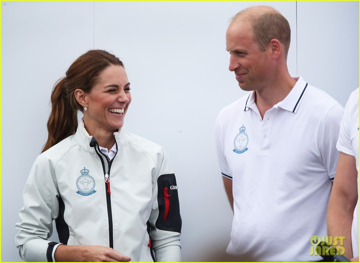 This Photo of a Child Bowing to Kate Middleton Goes Viral for How Cute ...