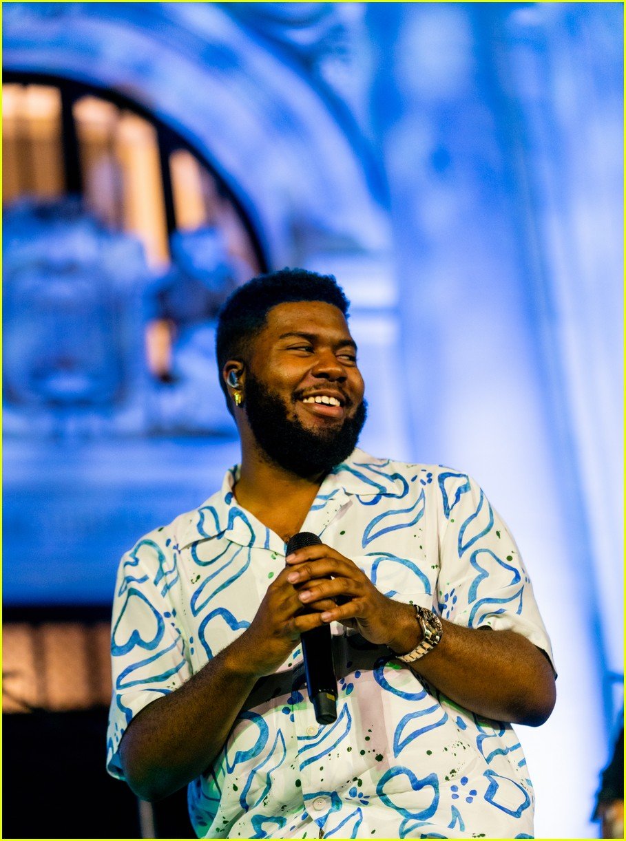 Photo: khalid apple music august 2019 01 | Photo 4339892 | Just Jared ...
