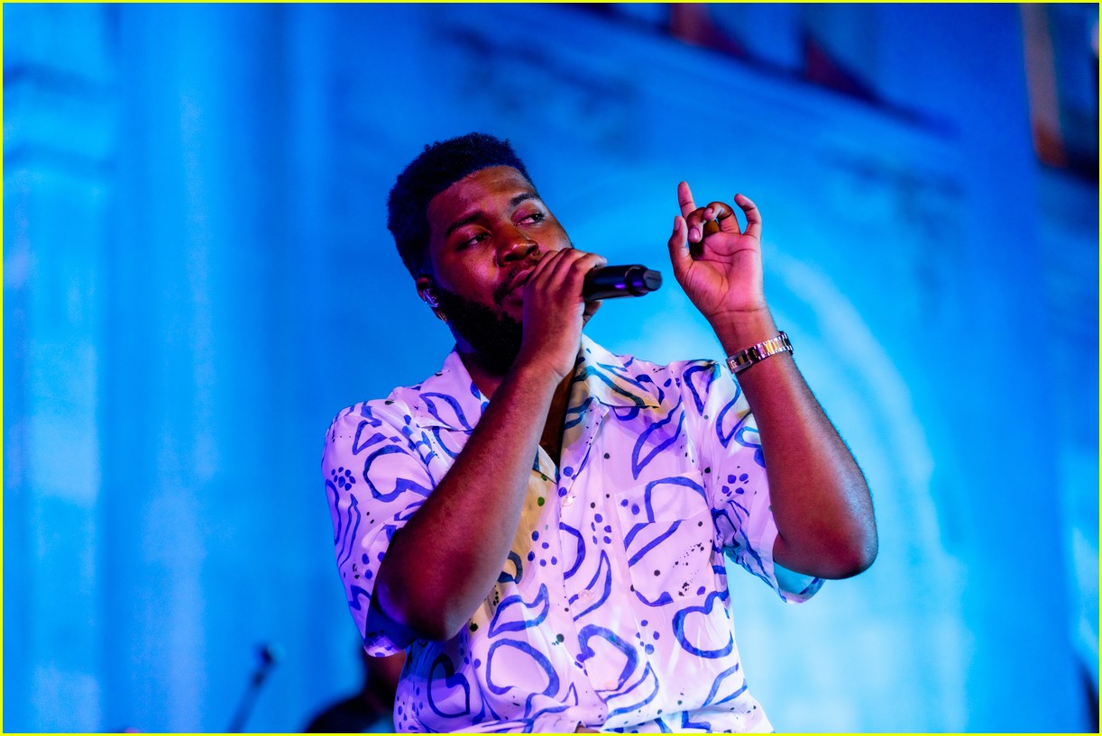 Khalid Performs at Apple Music's Up Next Live: Photo 4339920 | Pictures ...