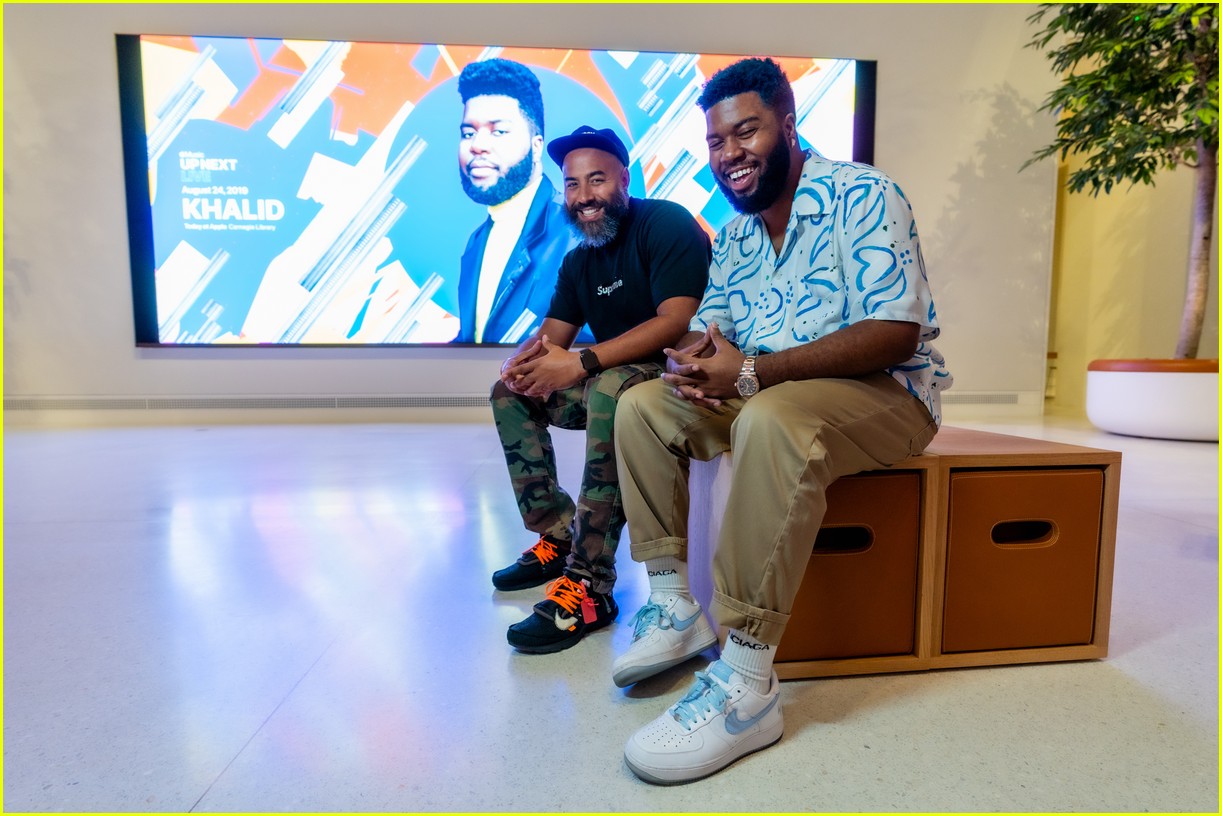 Khalid Performs at Apple Music's Up Next Live: Photo 4339939 | Photos ...