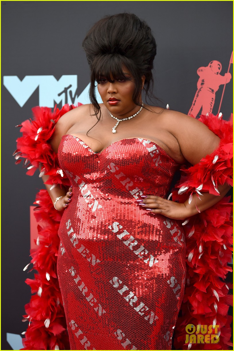 Lizzo Looks Red Hot in Moschino at MTV VMAs 2019!: Photo 4340439 ...