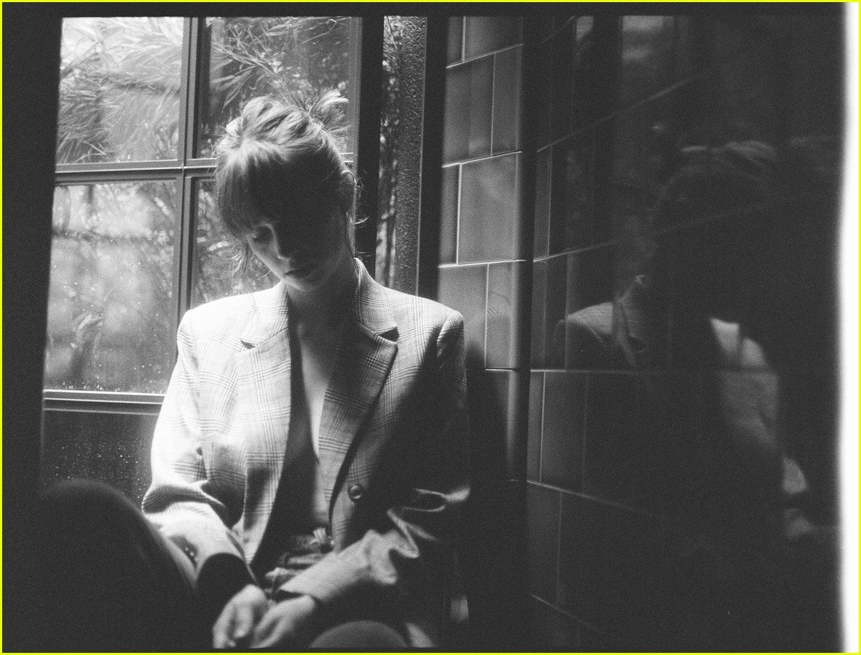 Stranger Things' Maya Hawke Drops Her Debut Singles!: Photo 4336783 ...