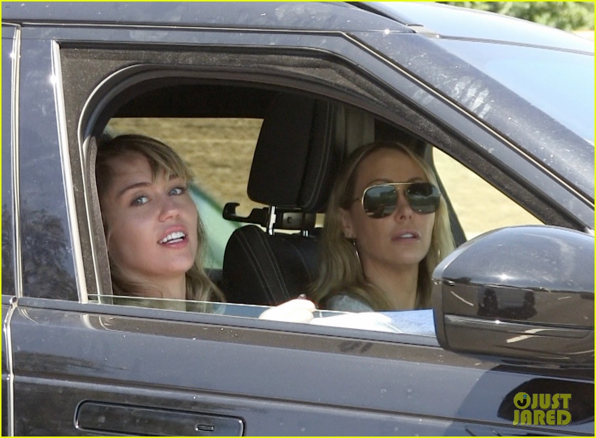 Miley Cyrus Spends the Day with Kaitlynn Carter & Her Mom: Photo ...