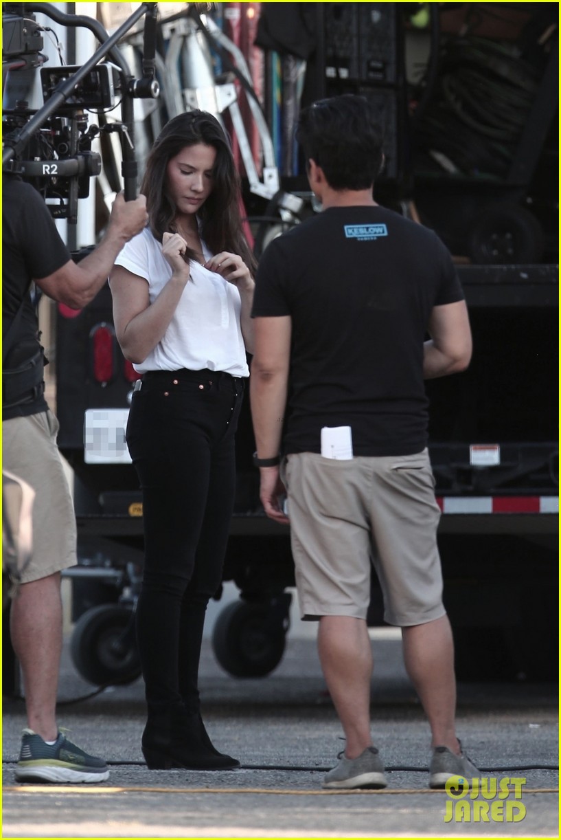 Olivia Munn Films 'Violet' After Revealing Grandfather's Passing: Photo ...