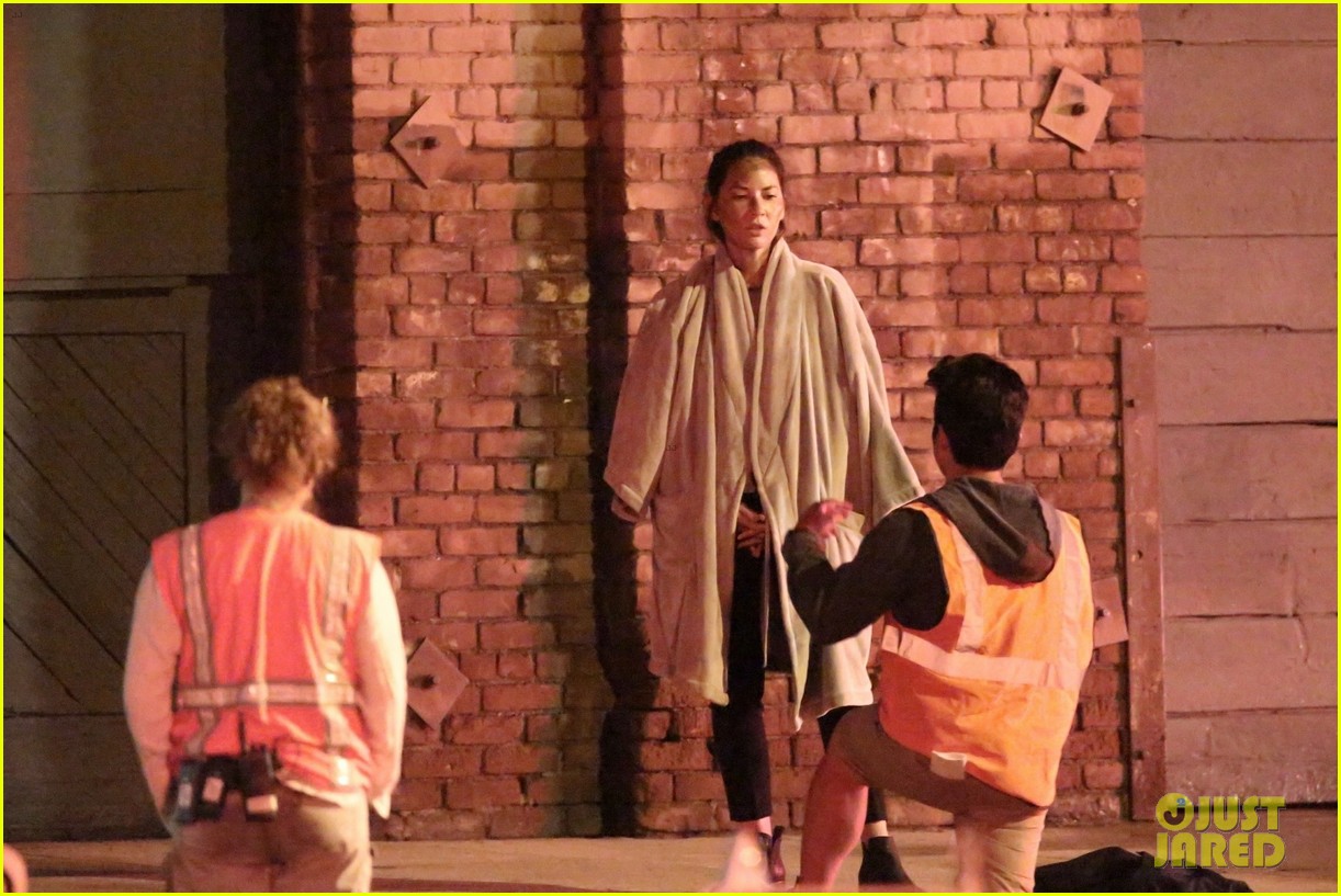 Olivia Munn Films 'Violet' Movie Alongside Simon Quarterman: Photo ...