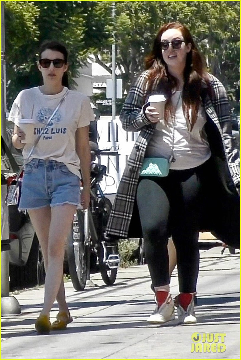 Emma Roberts Meets Up with a Friend for Coffee: Photo 4330866 | Emma ...