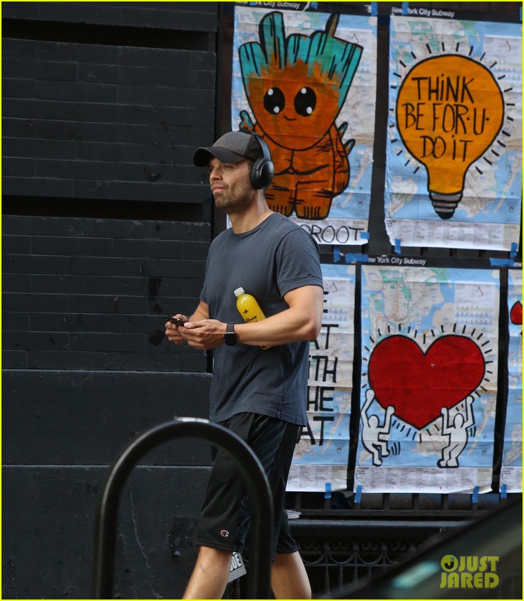 Sebastian Stan Is All Smiles After a Gym Session in NYC: Photo 4339803 ...