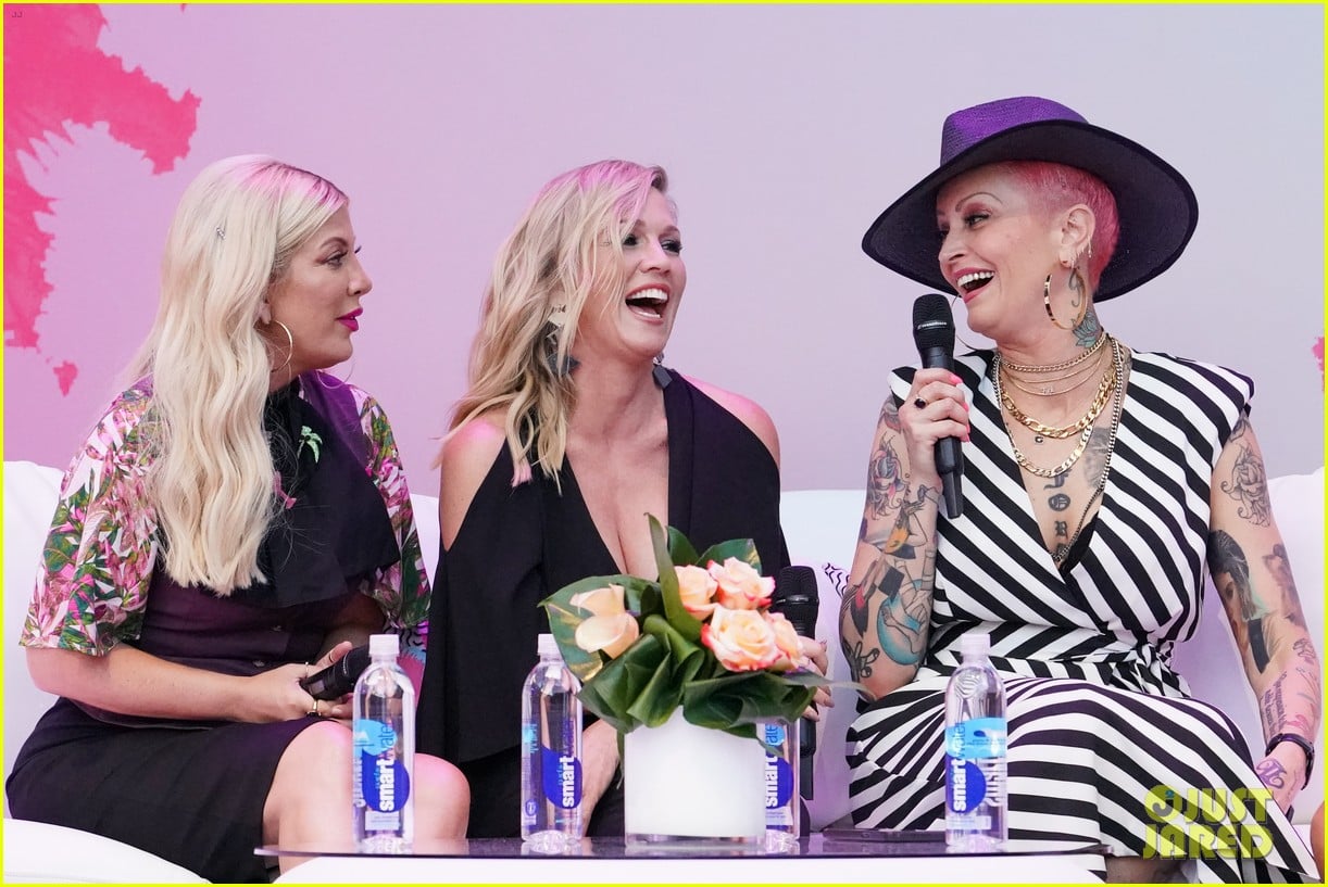 Tori Spelling & Jennie Garth Host 'Beverly Hills, 90210' Costume ...