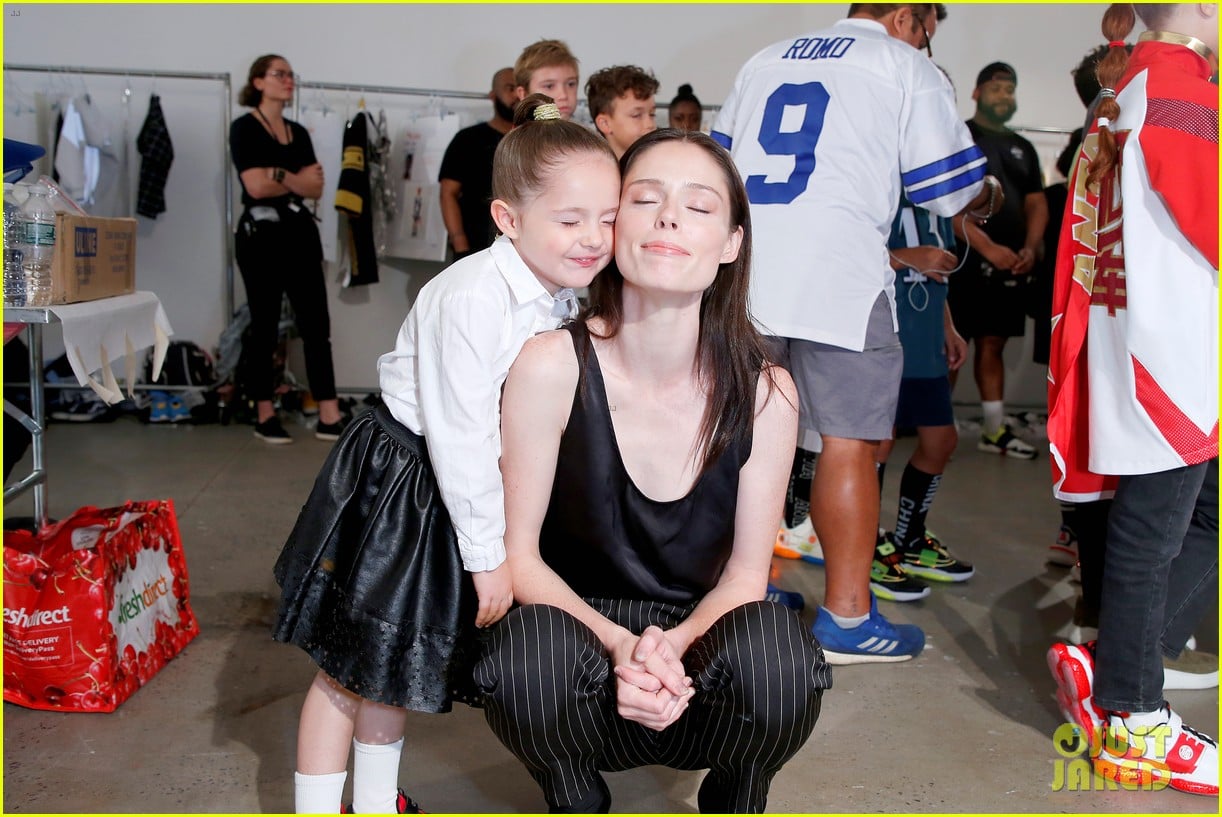 Alessandra Ambrosio & Coco Rocha Bring Their Daughters to China Day ...