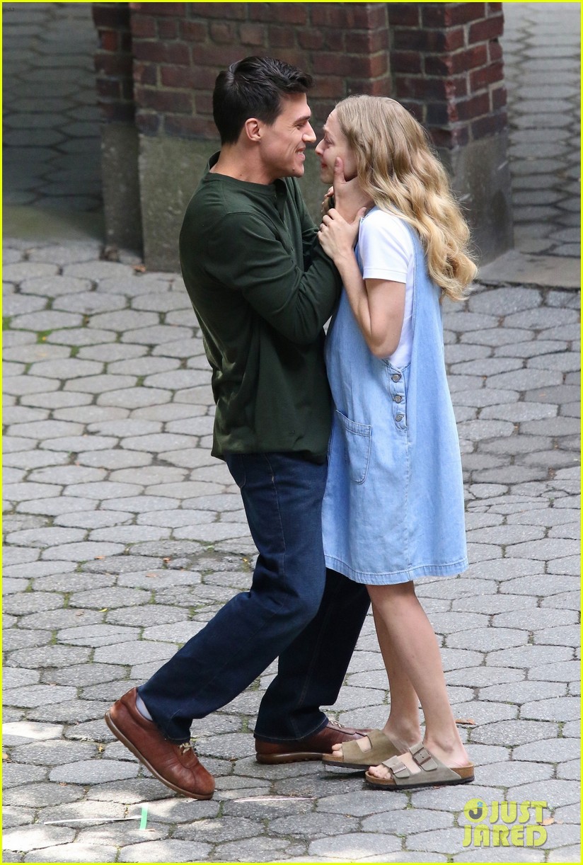 Amanda Seyfried & Finn Wittrock Passionately Kiss While Shooting Scenes ...