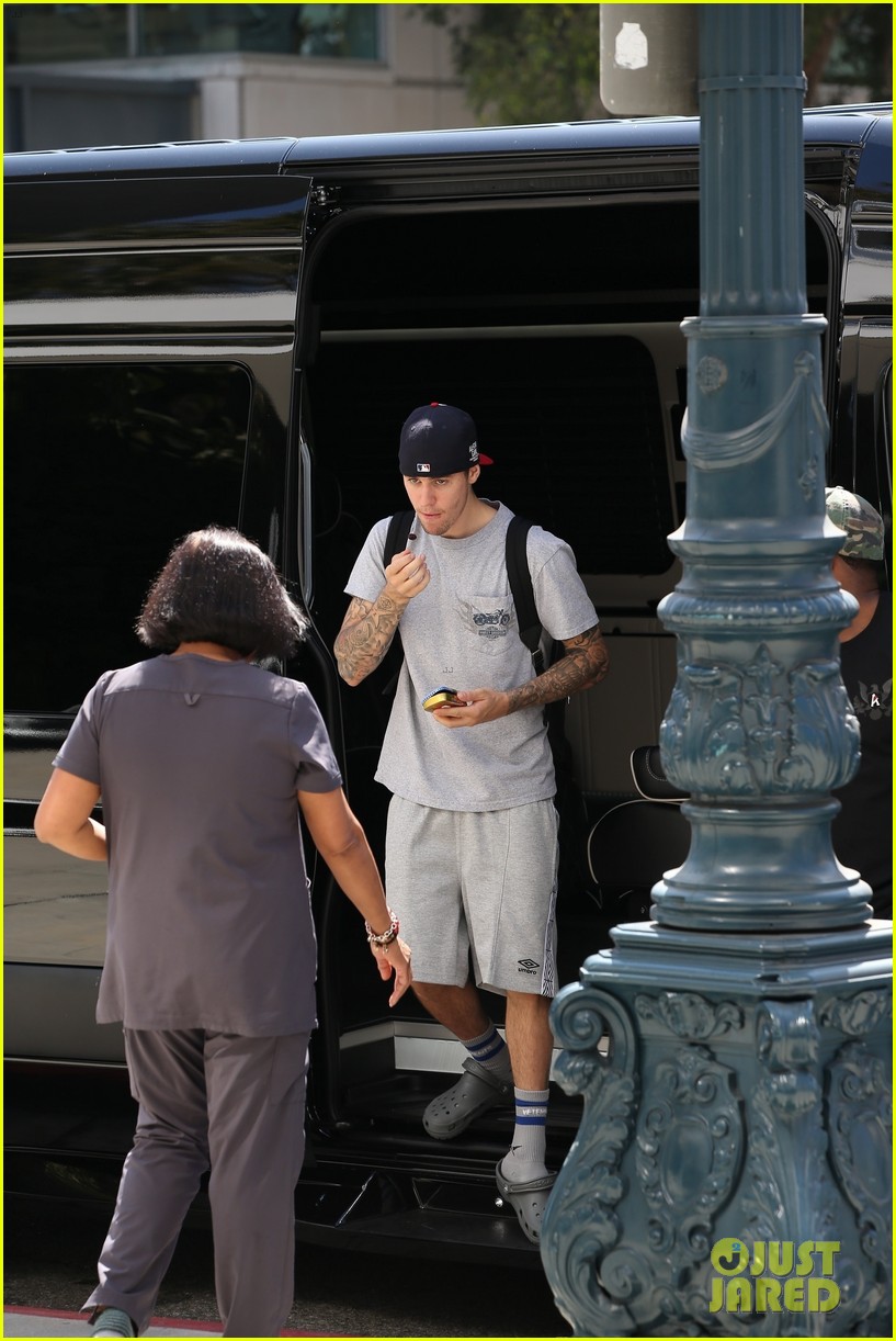 Justin Bieber Wears All Gray With Crocs While Running Errands: Photo ...