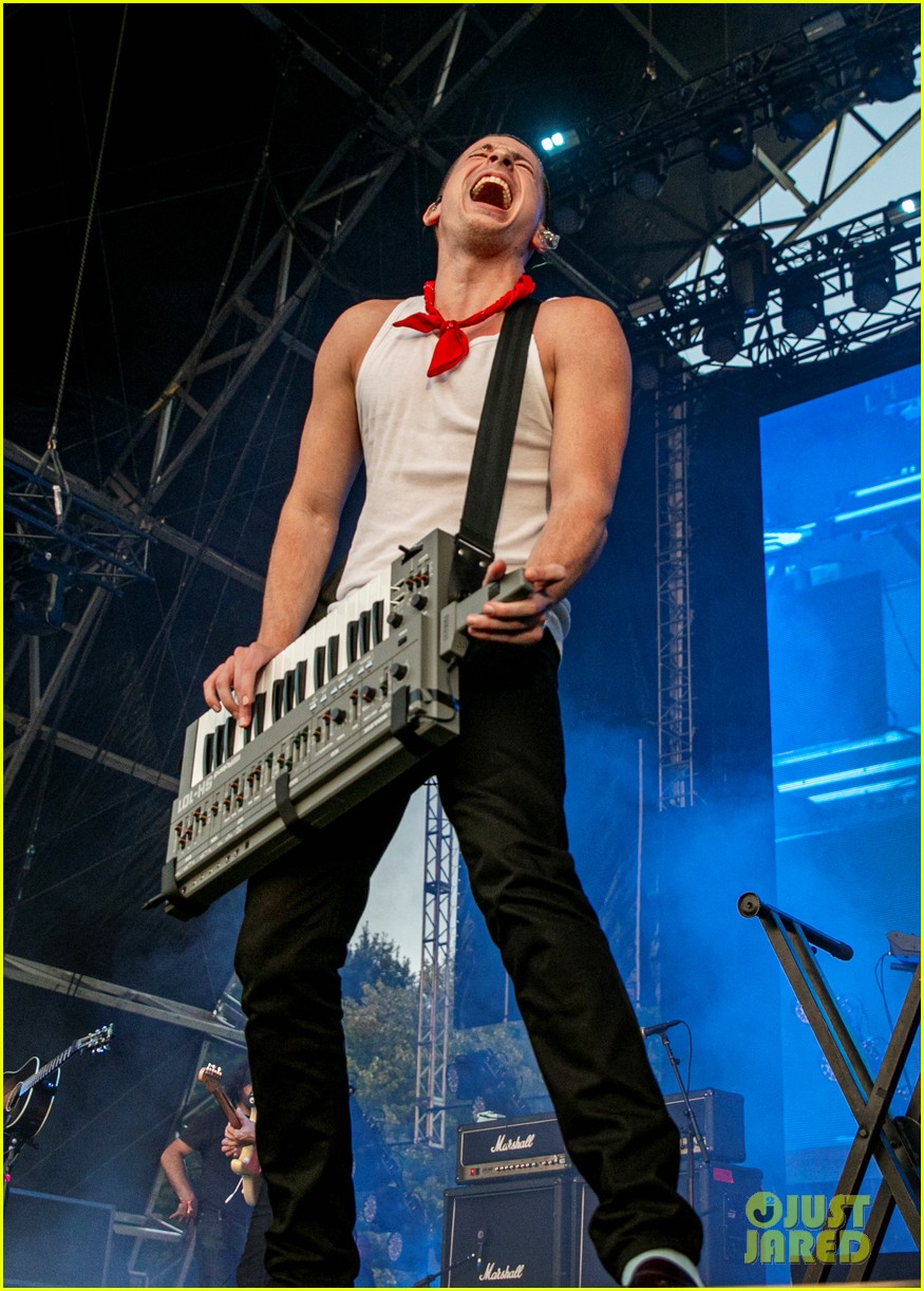 Charlie Puth Brings The Keytar Back For Music Midtown Performance ...