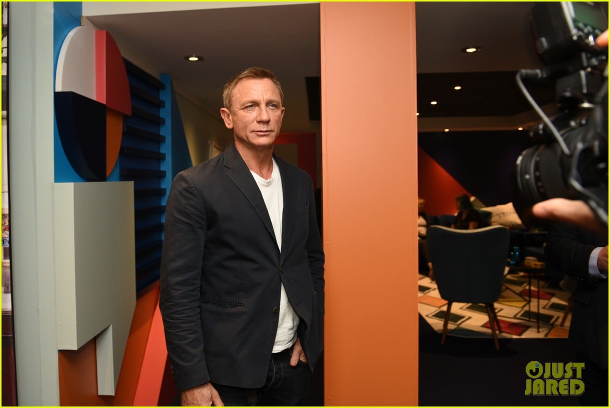 Chris Evans & Daniel Craig Buddy Up at TIFF 2019!: Photo 4347230 ...