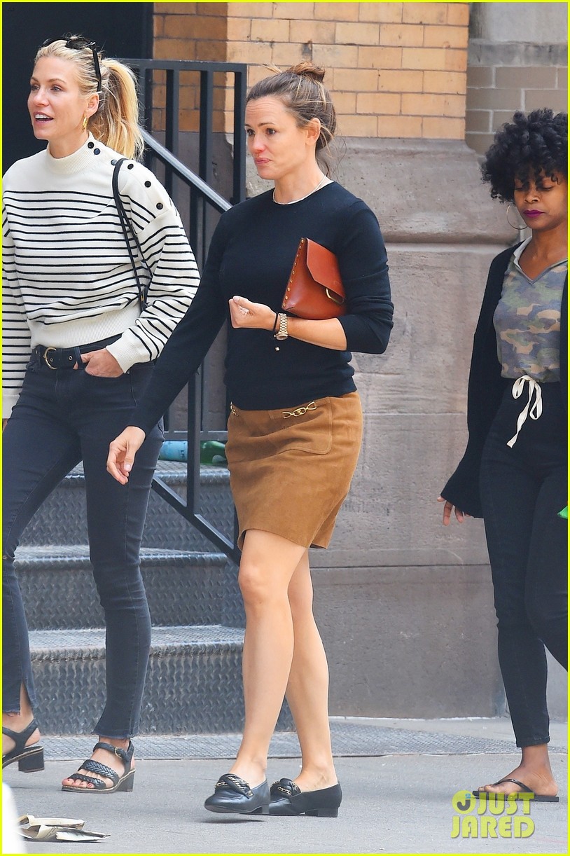 Jennifer Garner Heads Out for the Day in NYC After 'Tonight Show ...