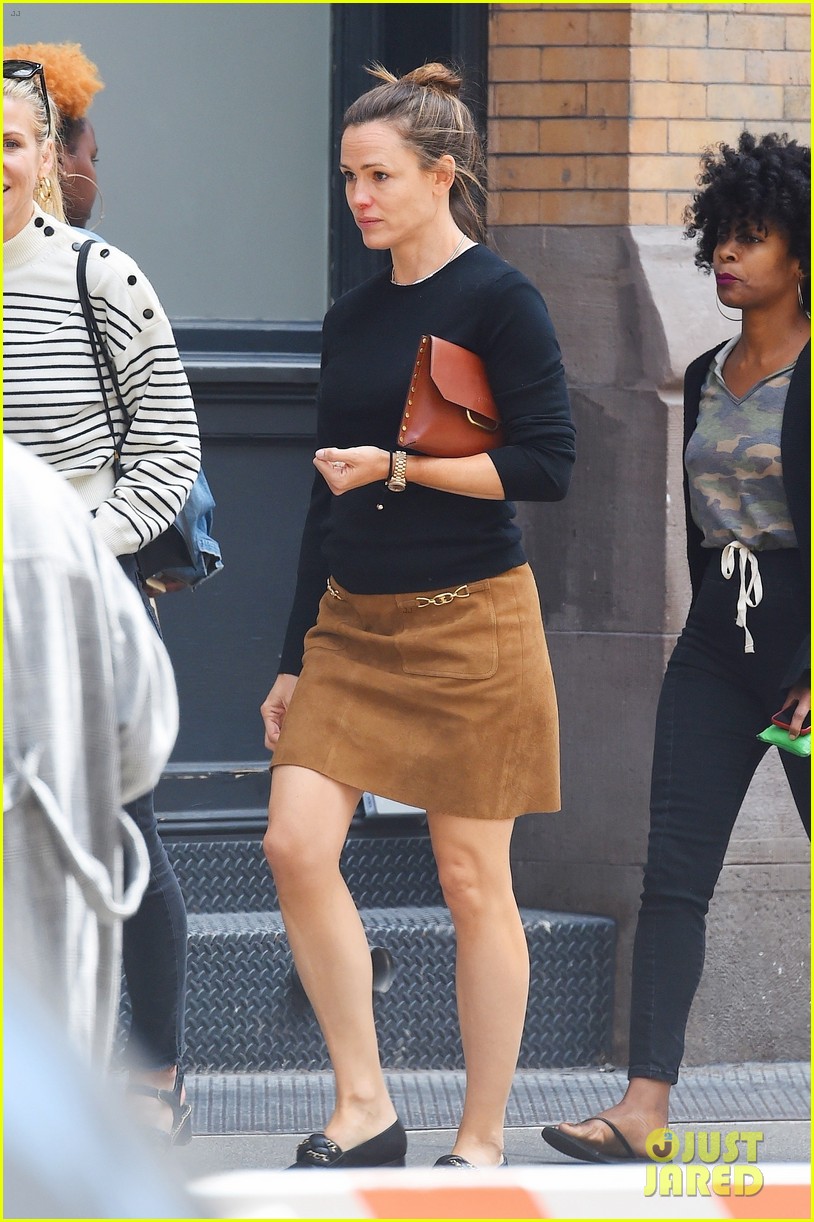 Jennifer Garner Heads Out for the Day in NYC After 'Tonight Show ...