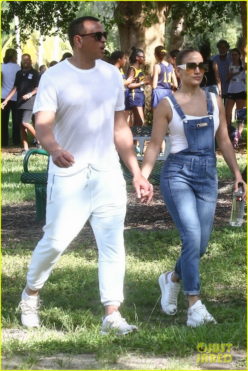 Jennifer Lopez & Alex Rodriguez Meet Up With Marc Anthony & Girlfrend ...