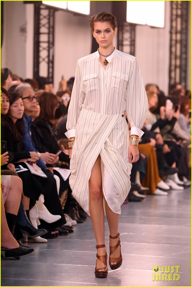 Kaia Gerber Says Chopping Off Her Hair Was 'Very Cleansing': Photo ...