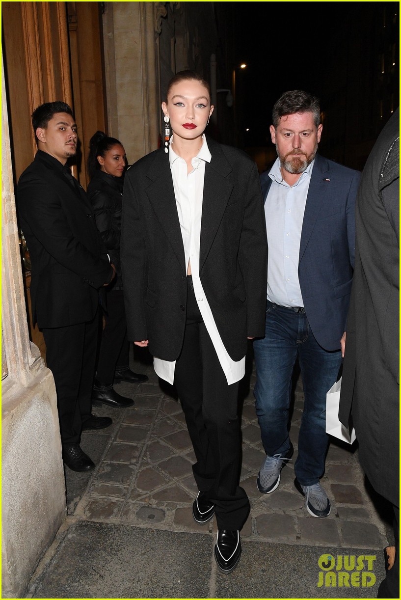 Karlie Kloss & Kaia Gerber Step Out In Style For 'Tribute To Karl ...