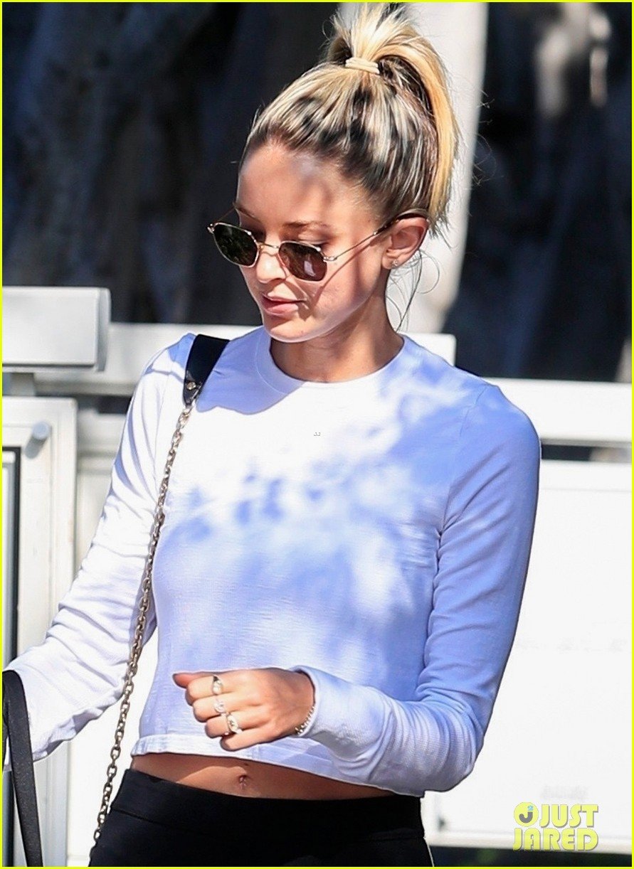 Kaitlynn Carter Enjoys a Day of Shopping in WeHo: Photo 4354706 ...