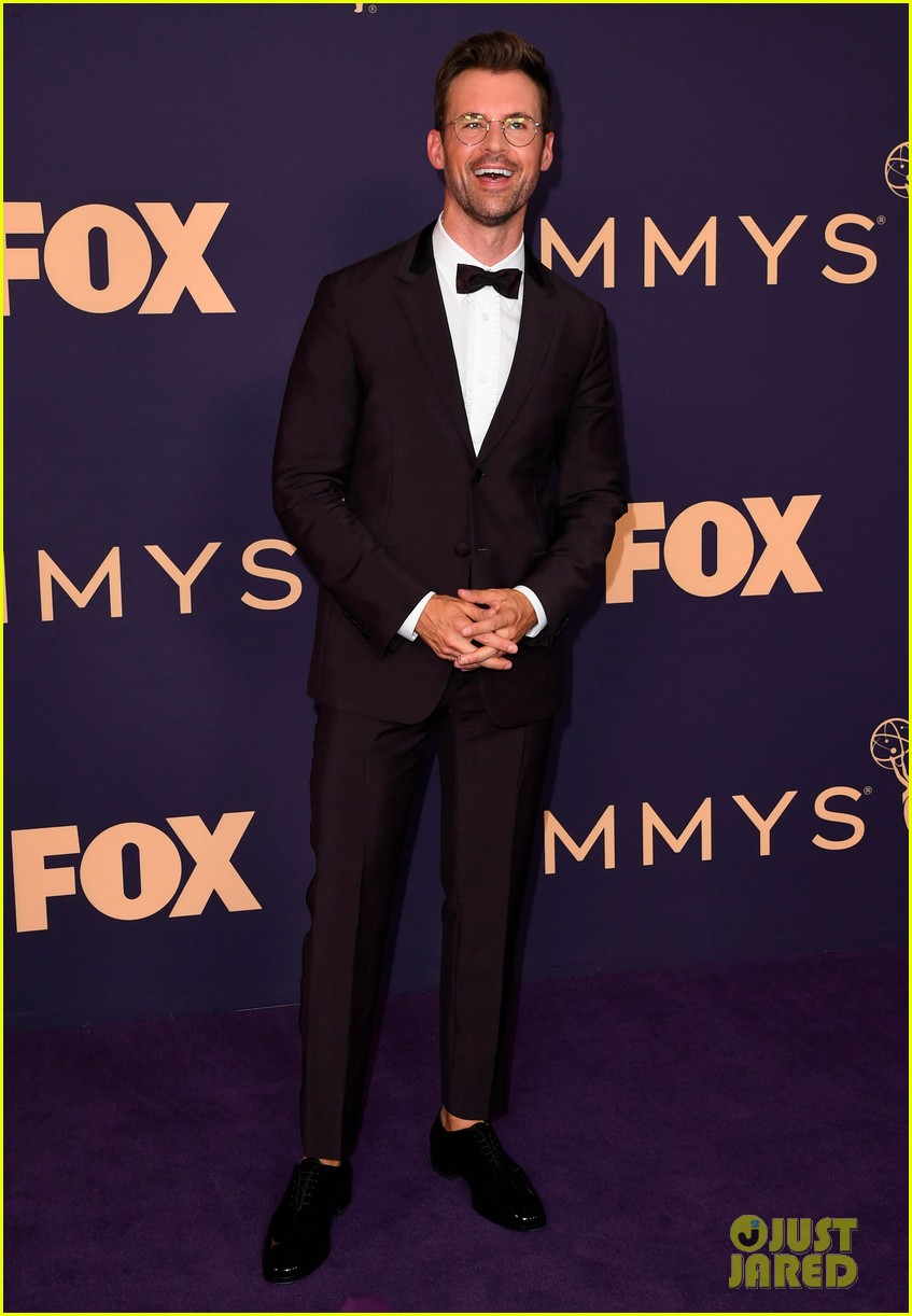 Mario Lopez Walks Emmy Awards Carpet After Bicep Surgery: Photo 4357538 ...