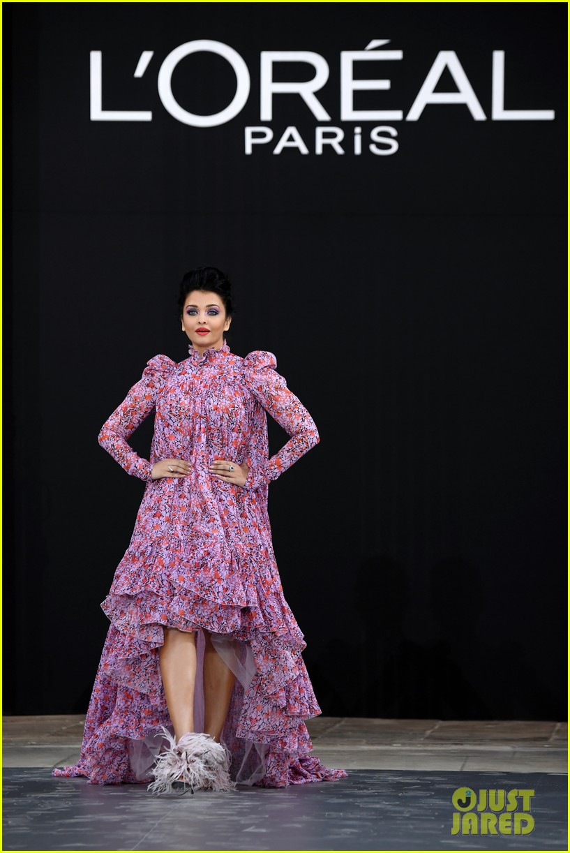 Eva Longoria, Aishwarya Rai, Helen Mirren, & So Many More Walk L'Oreal ...