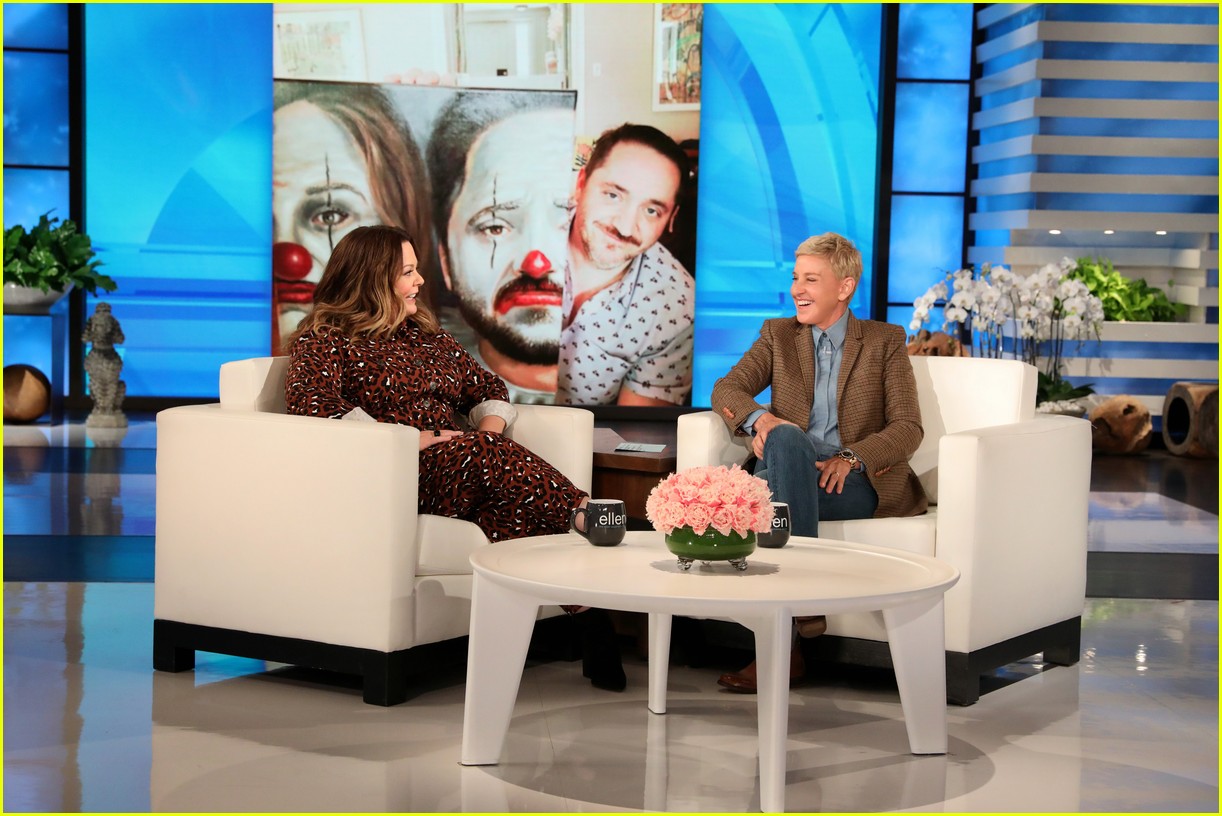 Melissa McCarthy Has 'Ellen' in Her Ear for Dry Cleaner Prank (Video ...