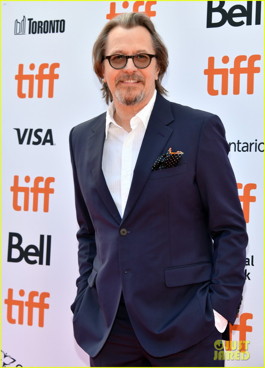 Meryl Streep Premieres 'The Laundromat' During TIFF 2019!: Photo ...