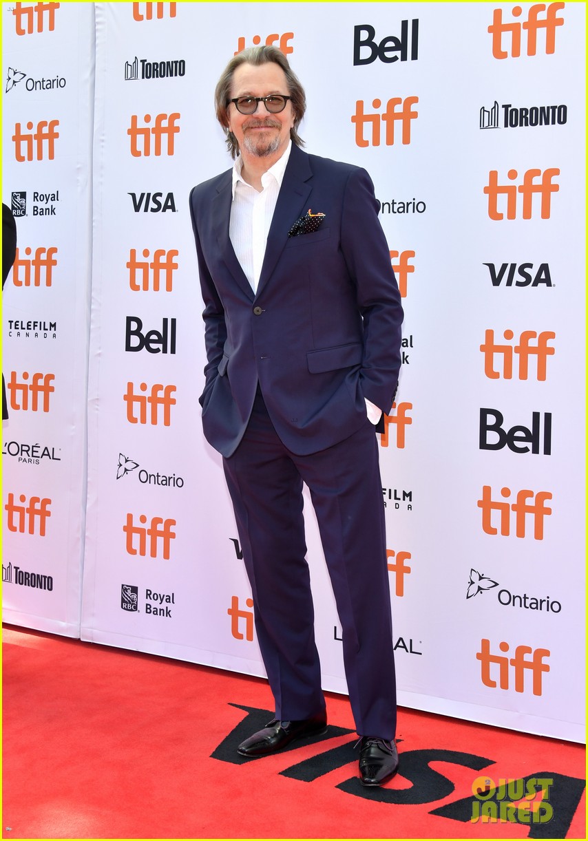 Meryl Streep Premieres 'The Laundromat' During TIFF 2019!: Photo ...