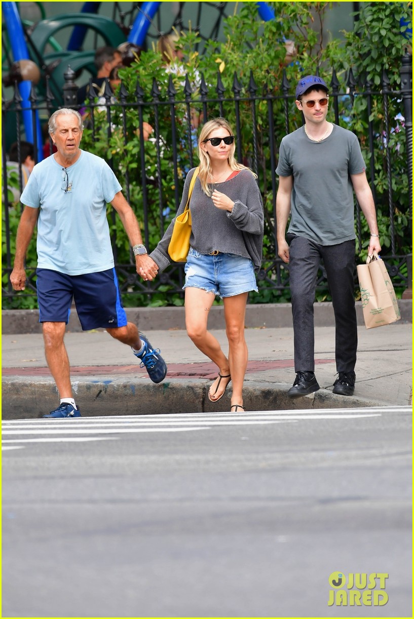 Sienna Miller Grabs Lunch with Her Dad & Ex Tom Sturridge in NYC: Photo ...