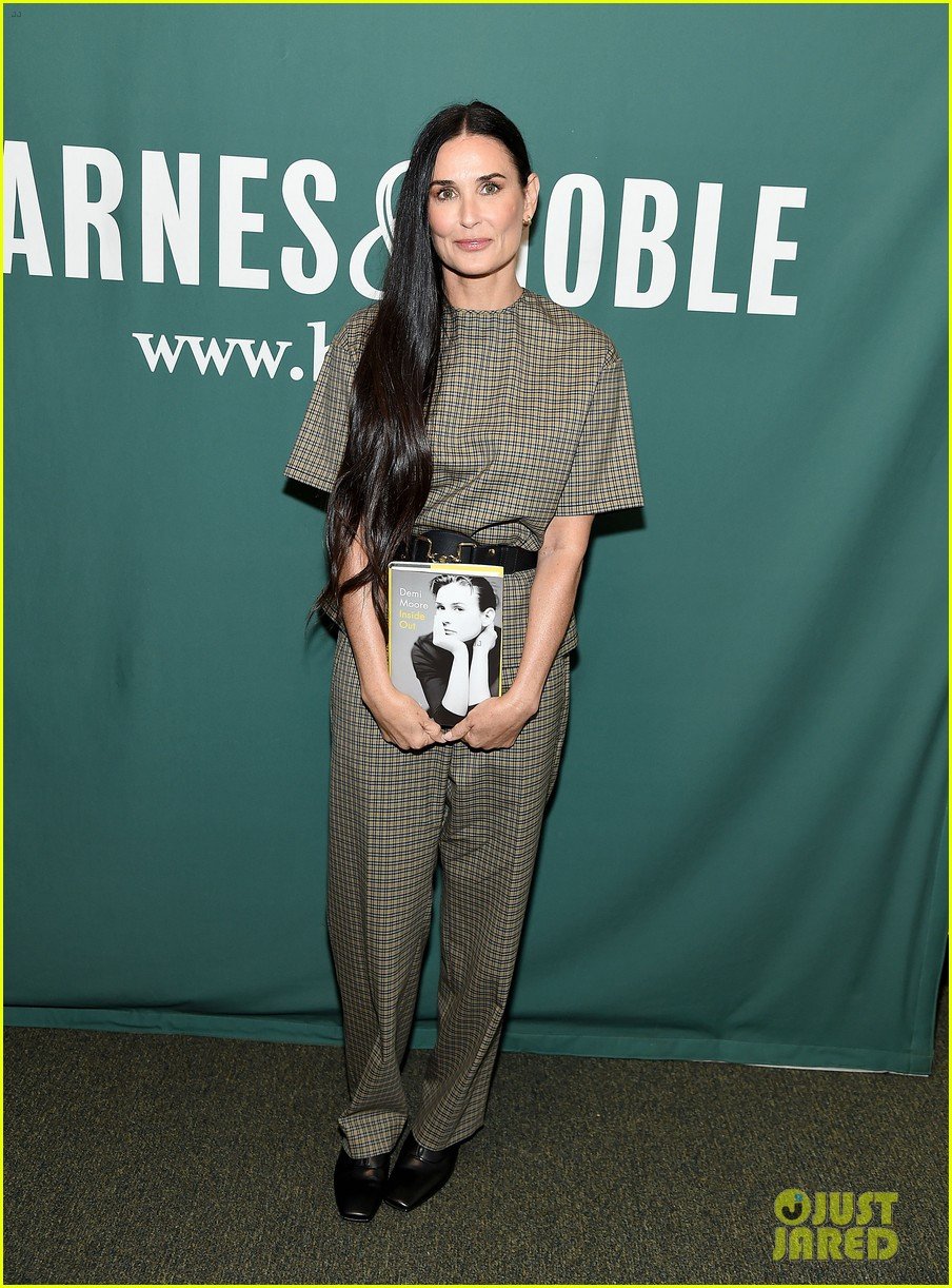 Demi Moore Tells Jimmy Fallon Writing Her Memoir Wasn't 'An Easy Thing ...