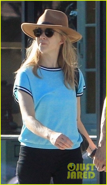 Natalie Dormer & David Oakes Hold Hands While Shopping in West ...