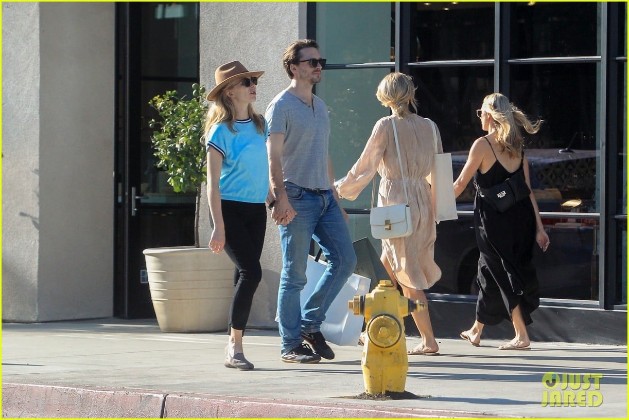Natalie Dormer & David Oakes Hold Hands While Shopping in West ...
